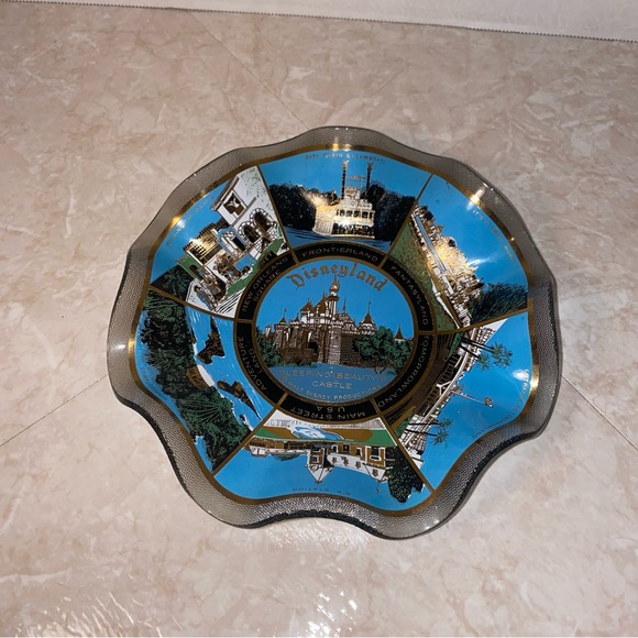 Disney | Kitchen | Vintage Walt Disney Productions Disneyland Sleeping ...